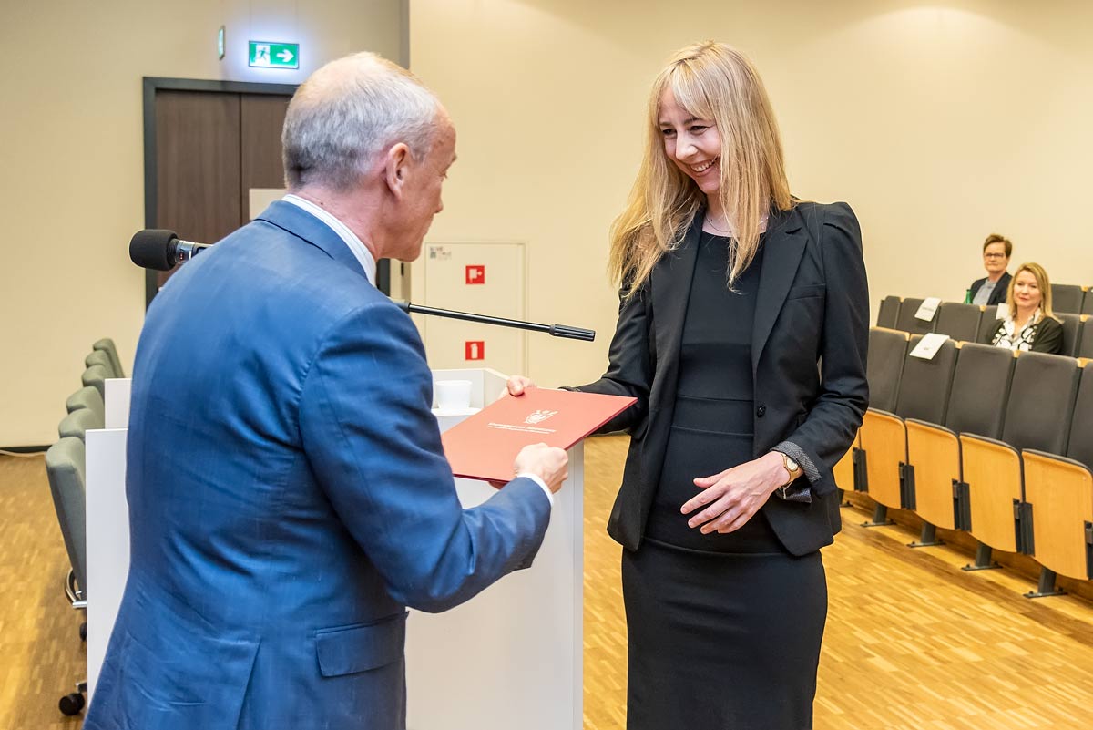 Gratulacje dla nowych profesorów belwederskich | Uniwersytet Medyczny ...